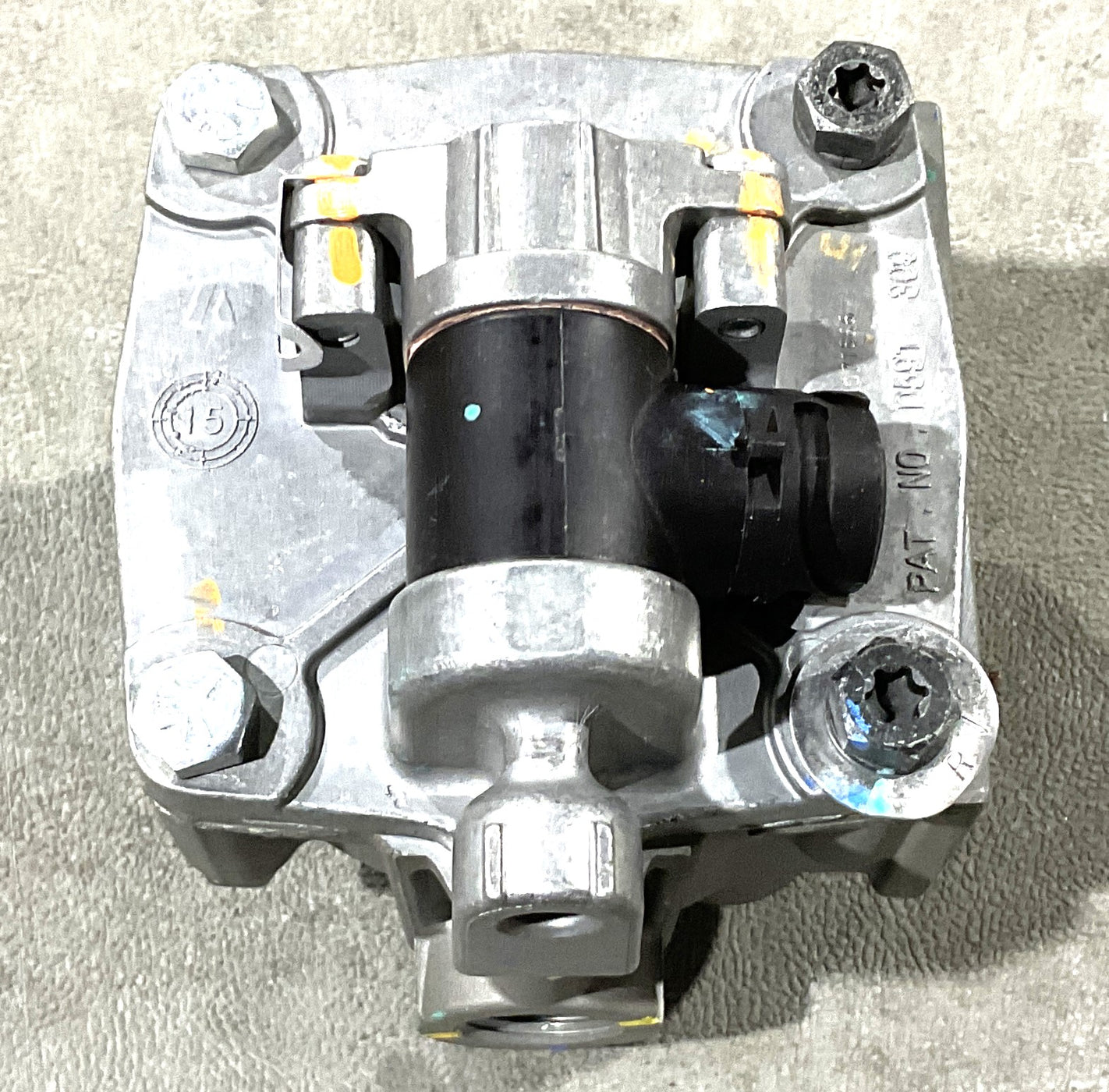 Bendix Brake Valve Relay Valve T-110047-A RV040 3954148C91 E0217T 1071 ...